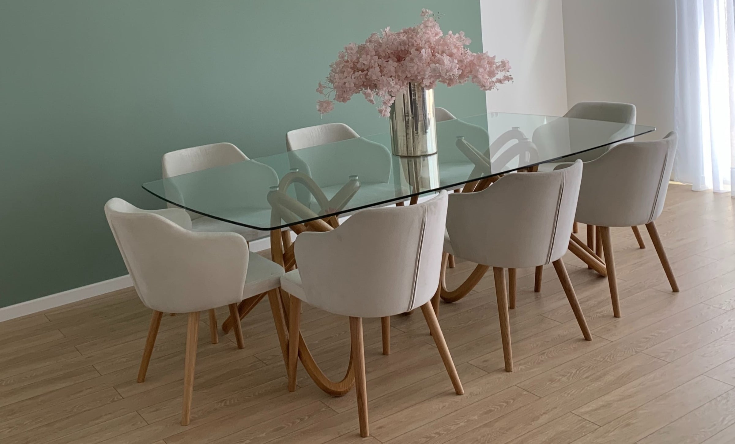 Chavle: High-Quality Tables & Chairs for Perfect Dining